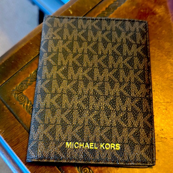Michael Kors | Accessories | New Michael Kors Travel Passport Case ...